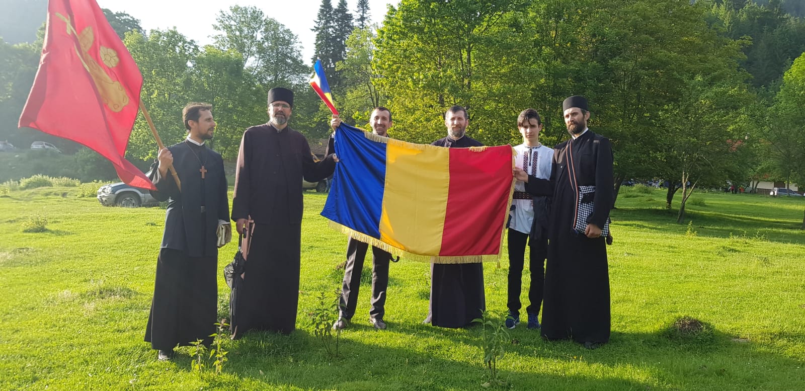 Cimitir încătușat la Valea Uzului – Eroi români înlănțuiți și fără ...